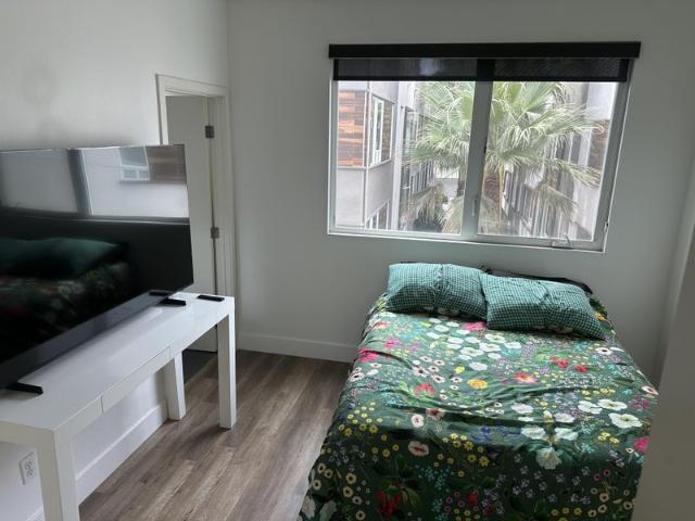 Gay couple seeking roommate in Larchmont townhouse