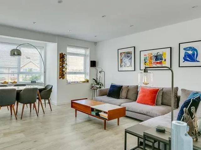 Gay Close, London, NW2 4PR, United Kingdom | 4 bed apartment for rent #138853009 | Rentberry