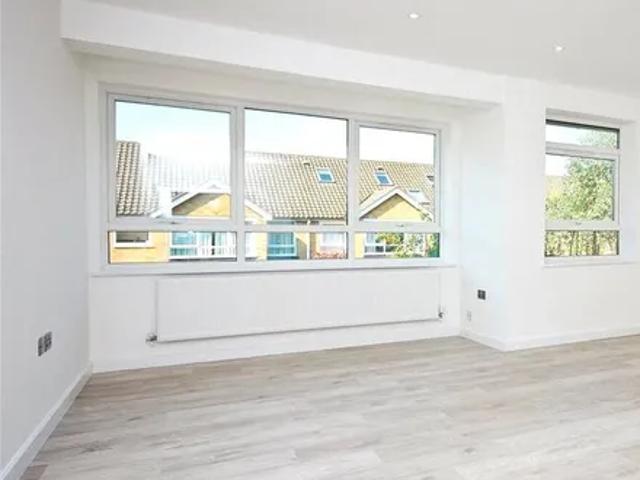 Gay Close, London, NW2 4PR, United Kingdom | 4 bed duplex for rent #140397208 | Rentberry