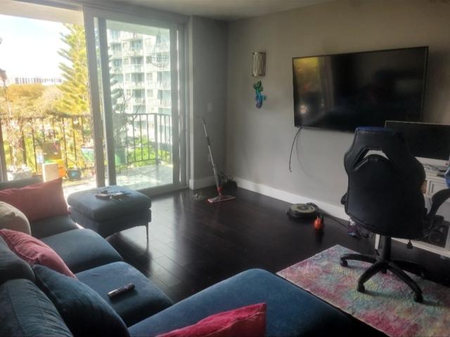 Gay males seeks same as Roommate