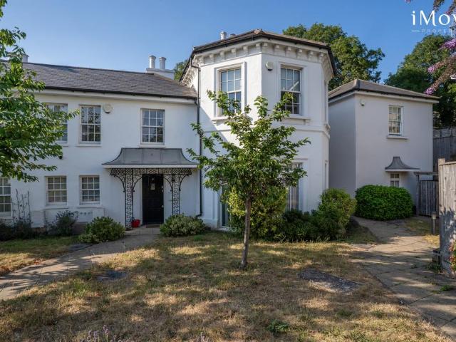 Gayfere Place, London SE25 3 bed maisonette to rent £2,250 pcm £519 pw