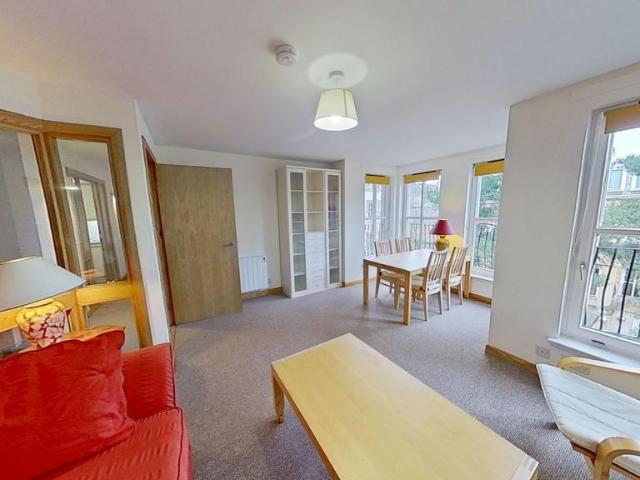 Gayfield Close, Edinburgh. 2 bed flat to rent £1,590 pcm £367 pw