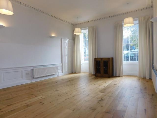 Gayfield Square, Edinburgh, EH1 3NX