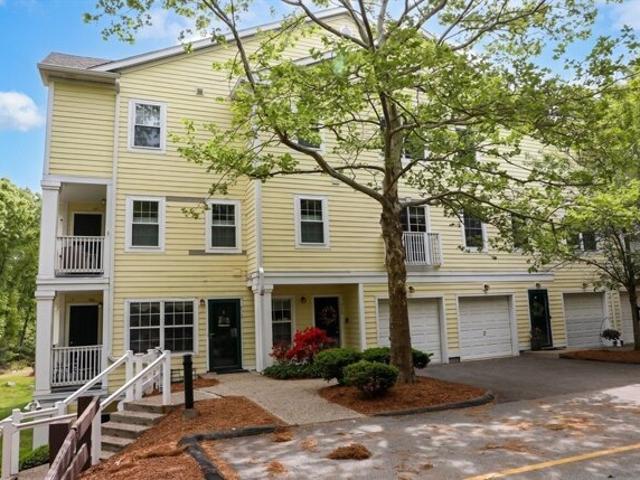 Gazebo Cir Unit,reading, Condo For Sale