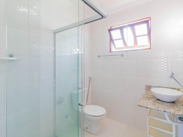 GB09 Ótima Casa 6 Quartos a 50m da Praia
