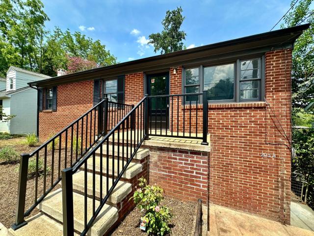 gb2737 203 Palatine Ave