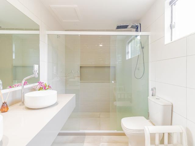 GB77 Ótima Casa 5 Quartos com Piscina e Churrasqueira Guarajuba