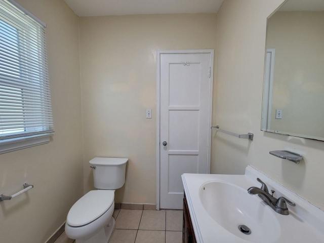 GD T 115 117 Studio Apartment for Rent at 115 N Maple St, Burbank, CA 91505 Media Center
