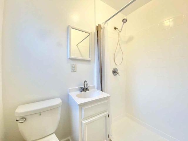 Gem Glendale Studio Apartment for Rent at 615 S Glendale Ave, Glendale, CA 91205 Mariposa