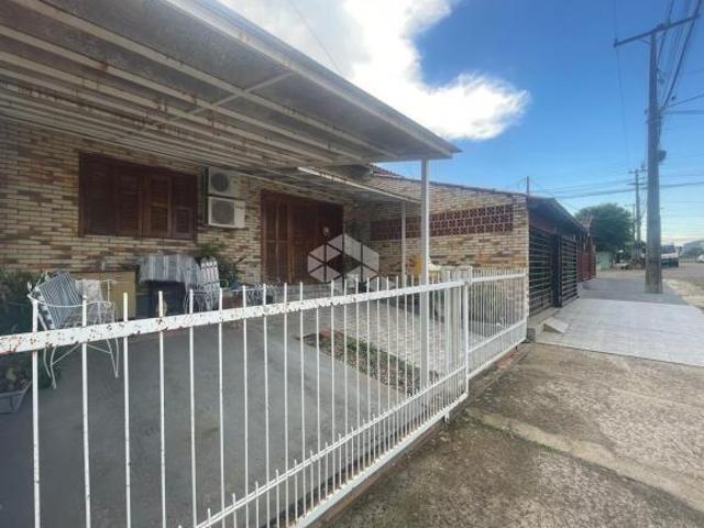 Geminado com 2 dormitórios localizado no Bairro Arroio Grande