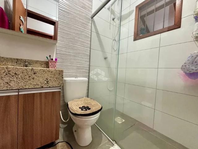 Geminado de esquina com 02 dormitórios e piscina