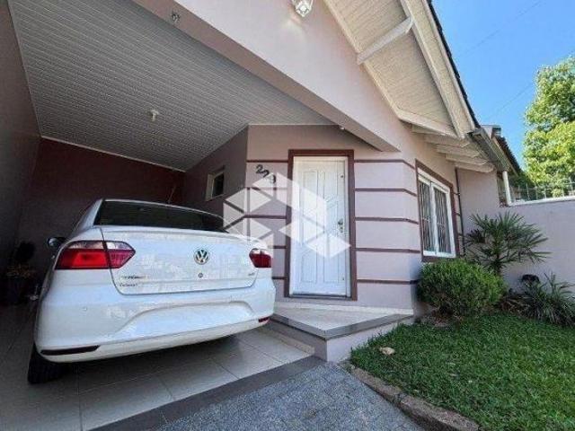 Geminado semimobiliado com 02 dormitórios no Bairro Castelo Branco