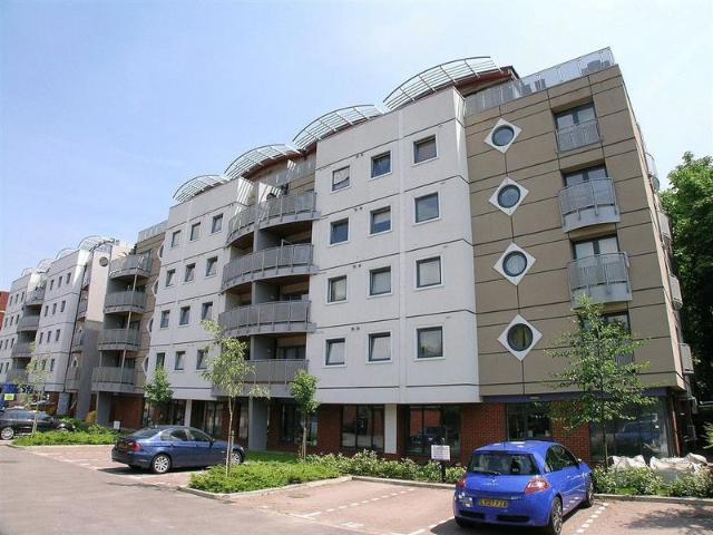 Gemini Court, Brighton Road, Purley CR8, 2 bed flat to rent, £1,600 pcm | PrimeLocation