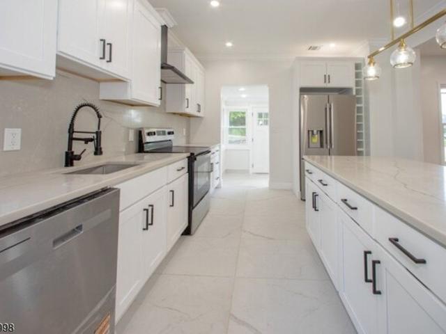 Gemmer Rd, Wantage Township, Home For Sale
