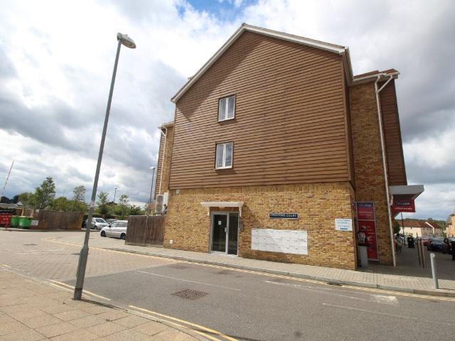 Gemstone Court, Quartz Way, Sittingbourne ME10, 2 bed flat to rent, £1,200 pcm | PrimeLocation