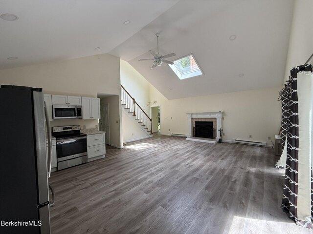 Gentian Holw, Becket, Home For Sale