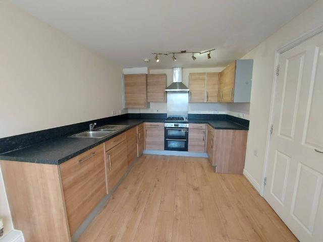 Genas Close IG6, 4 bed terraced house to rent, £2,400 pcm | PrimeLocation