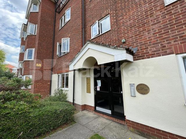 Generous one bed with Juliette balcony