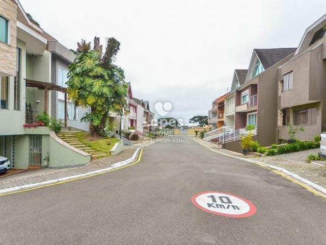 CASA EM CONDOMÍNIO FECHADO COM246,65 M² 3 QUARTOS E 3 VAGAS NO XAXIM