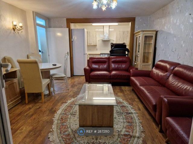 Geneva Court, London NW9, 1 bed flat to rent, £1,750 pcm | PrimeLocation