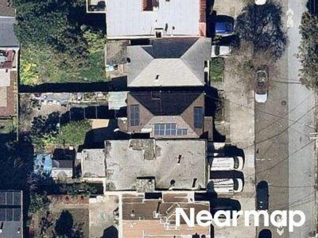 Gennessee St