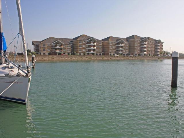 Genoa House, Port Solent PO6, 2 bed flat to rent, £1,600 pcm | PrimeLocation