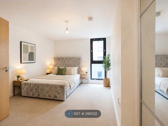 Geoffrey Watling Way, Norwich NR1, 2 bed flat to rent, £1,150 pcm | PrimeLocation