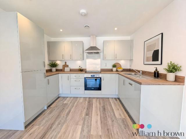 Geoffrey Watling Way, Norwich NR1, 2 bed flat to rent, £1,200 pcm | PrimeLocation