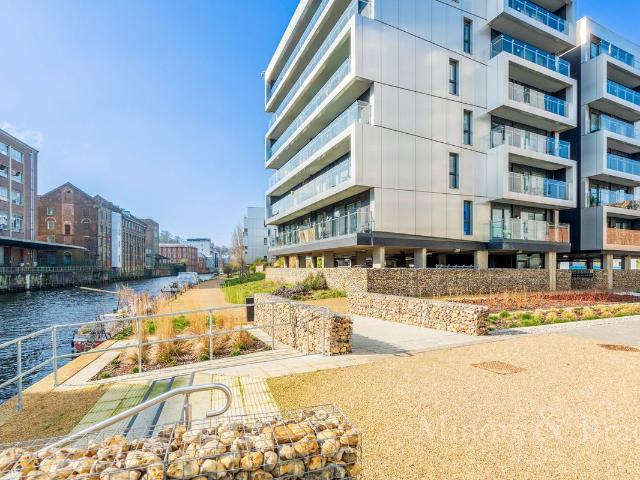 Geoffrey Watling Way, Norwich NR1, 2 bed flat to rent, £1,300 pcm | PrimeLocation