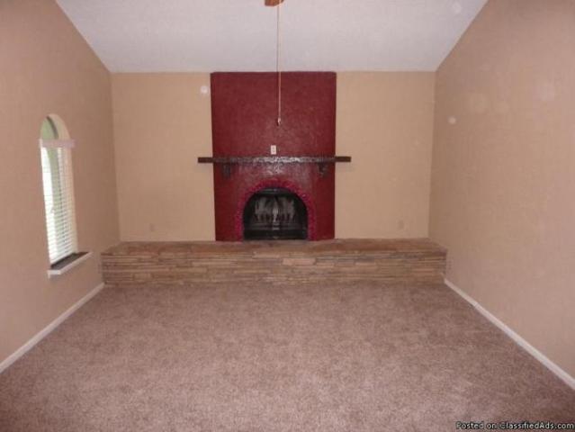 Georgous Home on 1.13 Acre in Kingsland for sale in Buda, Texas