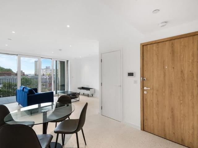 Georgette Apartments, Sidney Street, E1