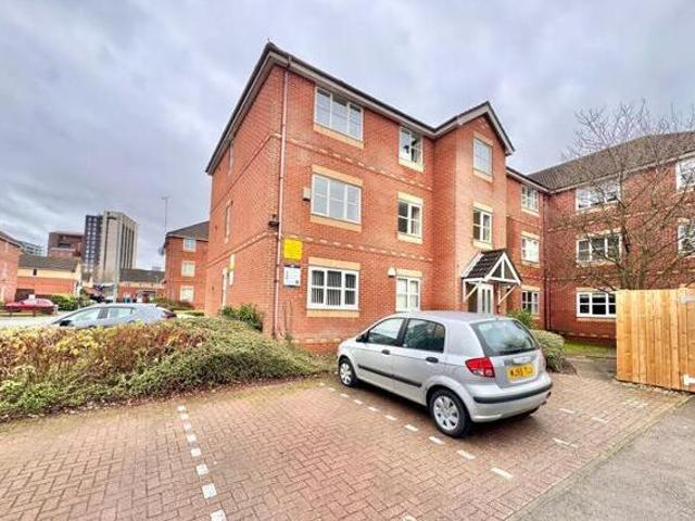 Georgette Drive, Salford, 2 Bedroom Flat