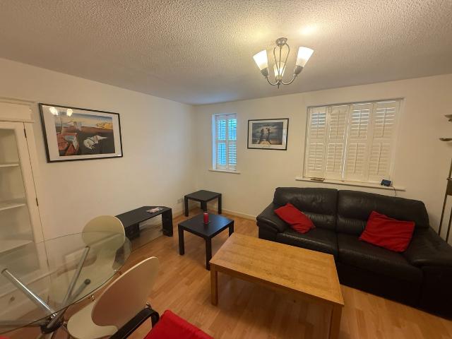 Georgette Drive, Salford M3, 2 bed flat to rent, £1,000 pcm | PrimeLocation