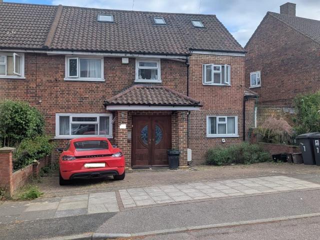 George Crescent, London N10, 7 bed semi detached house to rent, £4,500 pcm | PrimeLocation