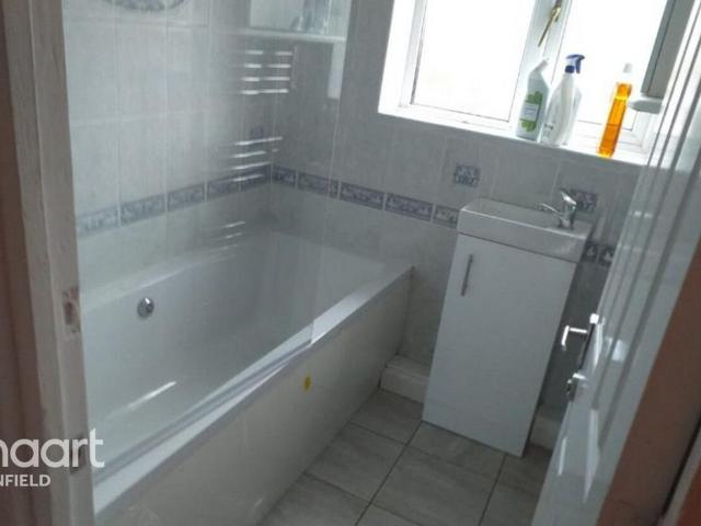 George Crescent, LONDON 7 bed terraced house to rent £4,500 pcm £1,038 pw