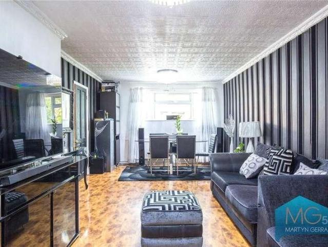 George Crescent, Muswell Hill, London, N10