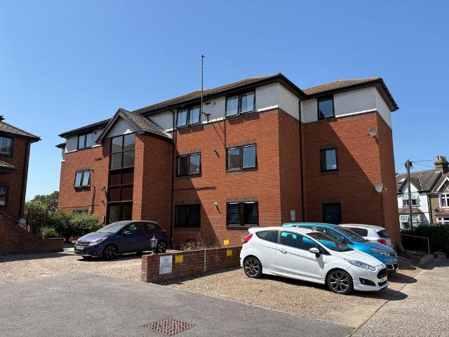 George Hill Road, Greyfriars Court. 2 bed flat to rent £1,030 pcm £238 pw