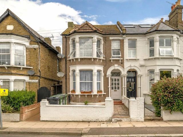 George Lane, Lewisham SE13, 2 bed flat to rent, £1,800 pcm | PrimeLocation