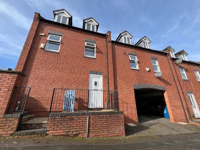 George Lane, Lichfield WS13, 2 bed town house to rent, £995 pcm | PrimeLocation