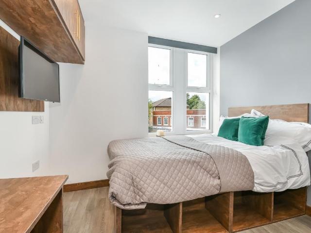 George Lane, South Woodford E18, Room to rent, £850 pcm | PrimeLocation