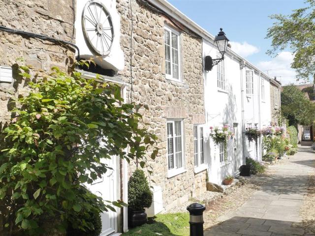 George Lane, South Petherton TA13, 2 bed property to rent, £900 pcm | PrimeLocation