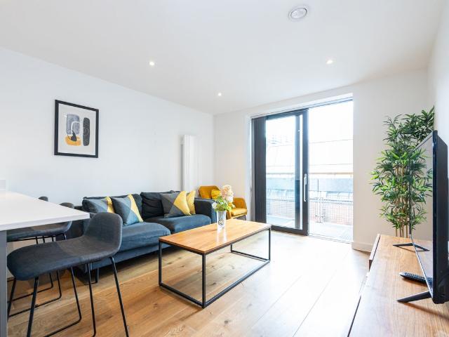George Street, Manchester M1, 2 bed flat to rent, £1,850 pcm | PrimeLocation