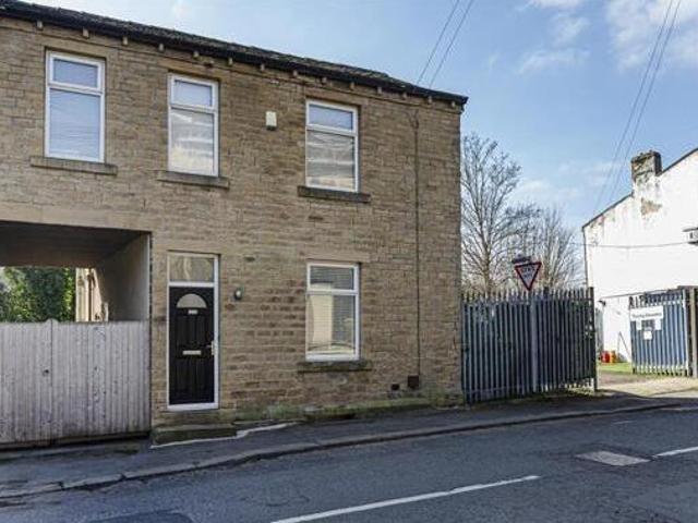 George Street, Milnsbridge, 3 Bedroom End