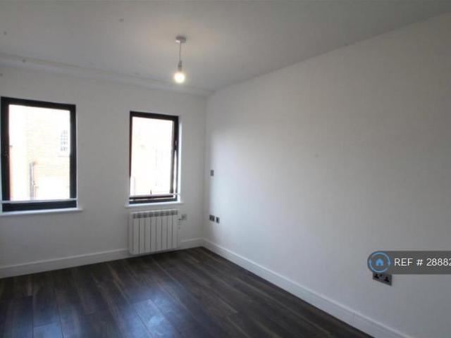 George Street, Aylesbury, HP20 1 bed flat to rent £1,000 pcm £231 pw