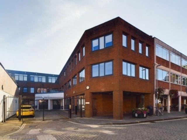 George Street, Aylesbury HP20, 1 bed flat to rent, £1,100 pcm | PrimeLocation