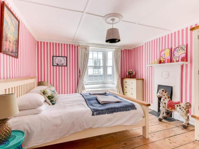 George Street, Brighton 3 bed terraced house to rent £5,417 pcm £1,250 pw