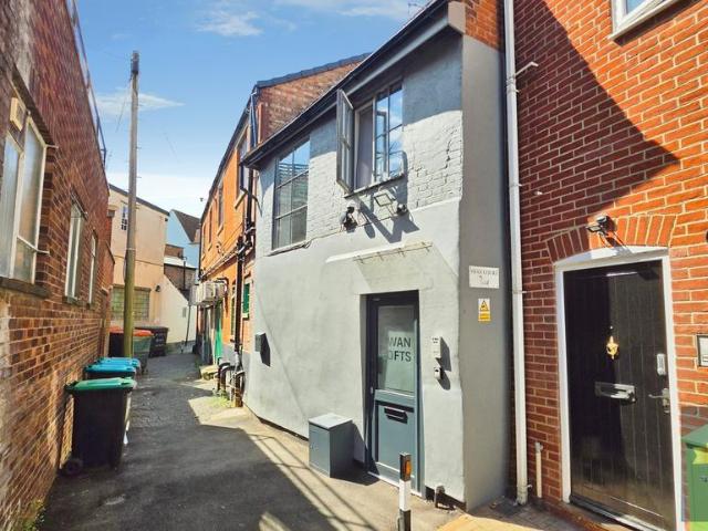 George Street, Colchester, CO1 1 bed in a house share to rent £850 pcm £196 pw