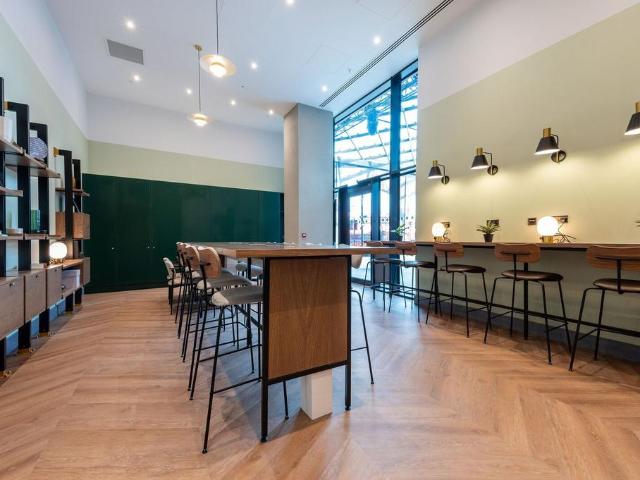 George Street, Croydon, CR0 3 bed flat to rent £2,900 pcm £669 pw