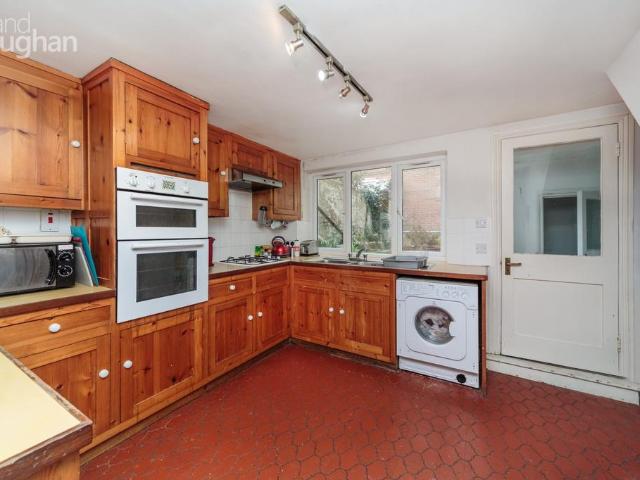 George Street, East Sussex BN2 4 bed terraced house to rent £2,700 pcm £623 pw