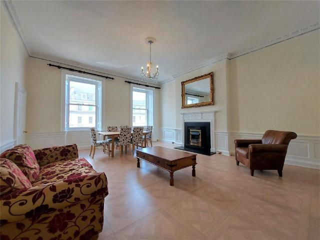 George Street, Edinburgh, Midlothian 3 bed apartment to rent £2,600 pcm £600 pw